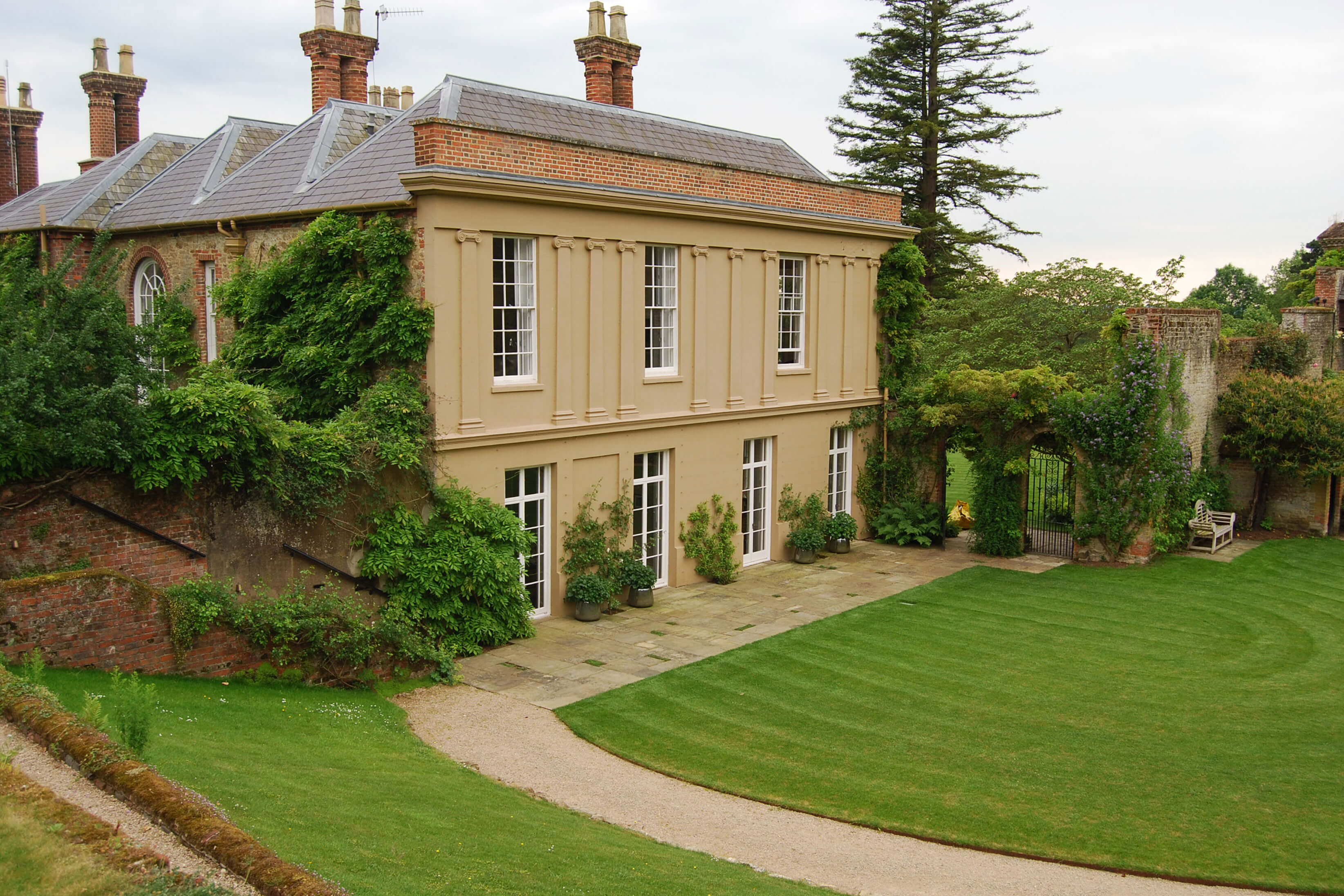 Chilworth Manor - Mitchell Evans